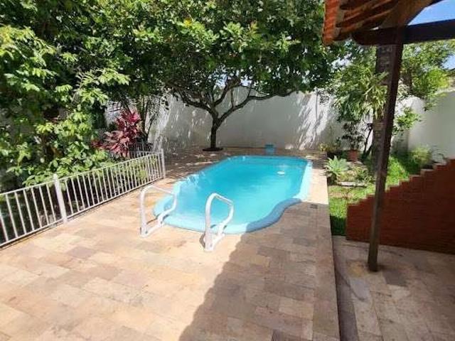 Casa / Sobrado para Venda em Rio de Janeiro/RJ Santa Cruz 4 Quartos