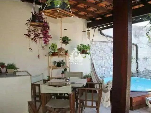 Casa / Sobrado para Venda em Rio de Janeiro/RJ Tanque 2 Quartos