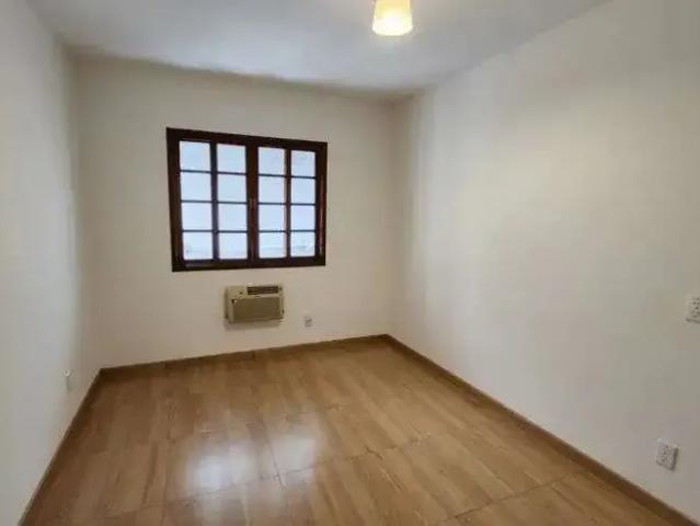 Casa / Sobrado para Venda em Rio de Janeiro/RJ Tanque 2 Quartos