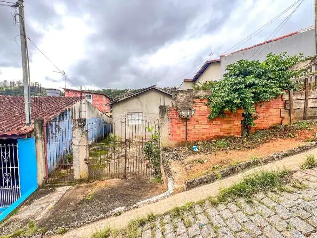 Casa / Sobrado para Venda em Ribeirão Pires/SP Quarta Divisão 4 Quartos