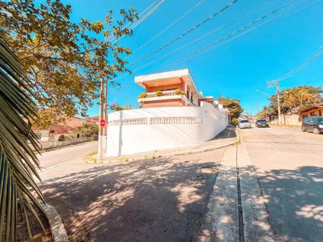 Casa / Sobrado para Venda em Ribeirão Pires/SP Suíssa 4 Quartos
