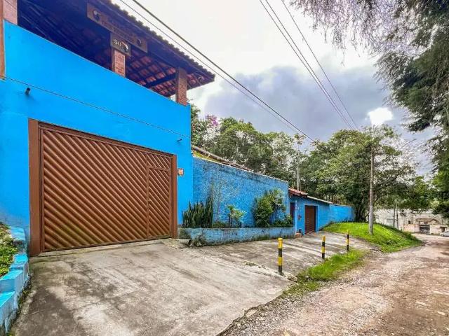Casa / Sobrado para Venda em Ribeirão Pires/SP Tanque Caio 6 Quartos