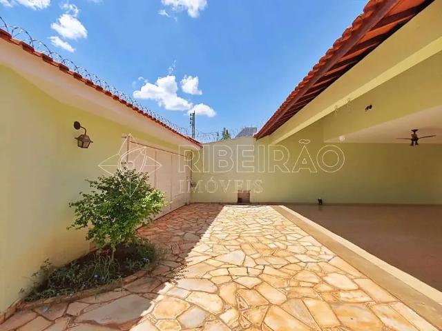 Casa / Sobrado para Venda em Ribeirão Preto/SP Alto da Boa Vista 5 Quartos
