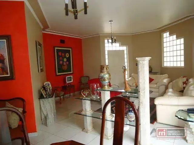 Casa / Sobrado para Venda em Ribeirão Preto/SP Alto da Boa Vista 5 Quartos