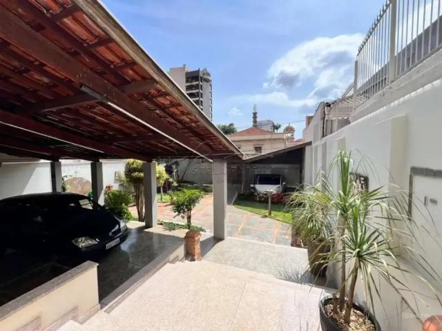 Casa / Sobrado para Venda em Ribeirão Preto/SP Centro 4 Quartos