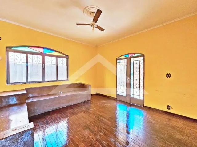 Casa / Sobrado para Venda em Ribeirão Preto/SP Centro 4 Quartos