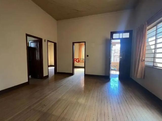 Casa / Sobrado para Venda em Ribeirão Preto/SP Centro 3 Quartos
