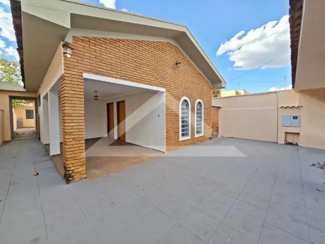 Casa / Sobrado para Venda em Ribeirão Preto/SP Jardim Irajá 3 Quartos