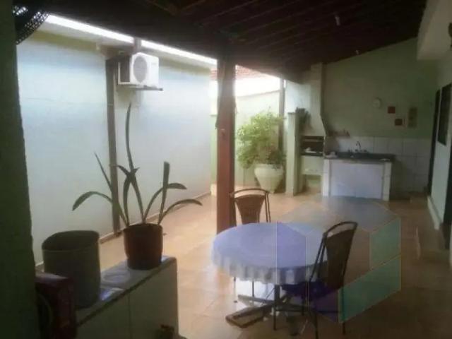 Casa / Sobrado para Venda em Ribeirão Preto/SP Jardim Irajá 3 Quartos