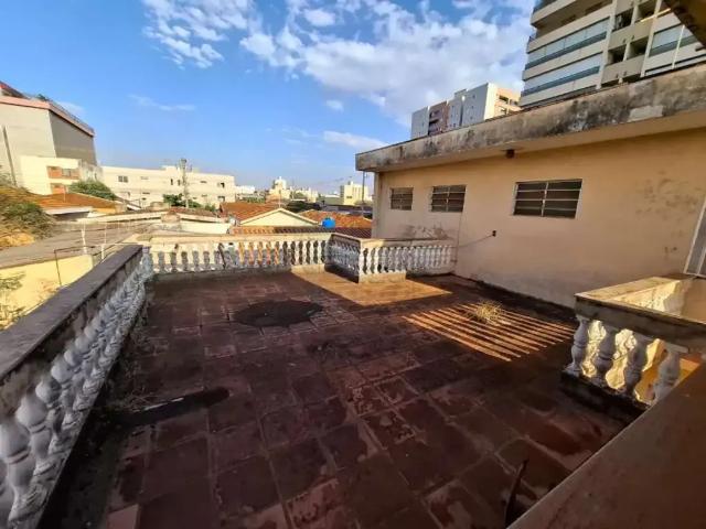 Casa / Sobrado para Venda em Ribeirão Preto/SP Jardim Paulista 5 Quartos