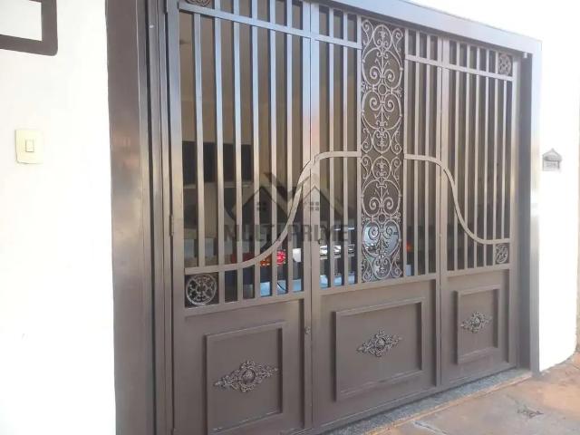 Casa / Sobrado para Venda em Ribeirão Preto/SP Parque dos Pinus 3 Quartos