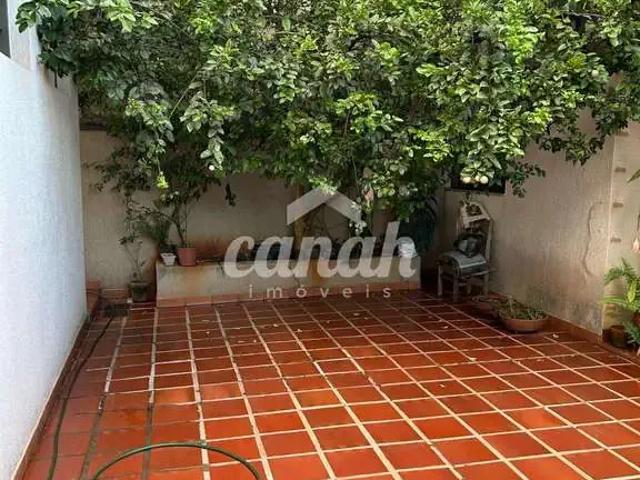 Casa / Sobrado para Venda em Ribeirão Preto/SP Presidente Médici 4 Quartos
