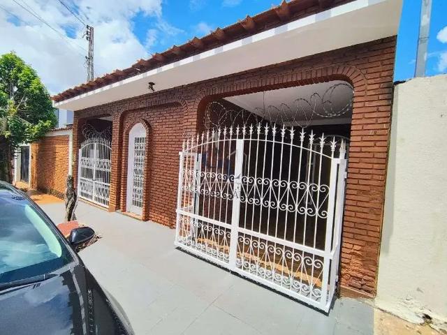 Casa / Sobrado para Venda em Ribeirão Preto/SP Sumarezinho 4 Quartos