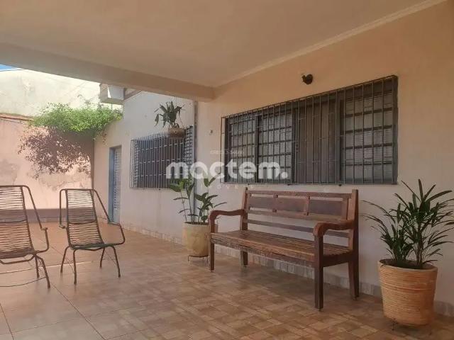 Casa / Sobrado para Venda em Ribeirão Preto/SP Vila Mariana 4 Quartos
