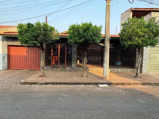 Casa / Sobrado para Venda em Ribeirão Preto/SP Vila Tibério 5 Quartos