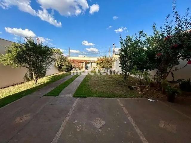 Casa / Sobrado para Venda em Ribeirão Preto/SP Vila Tibério 5 Quartos