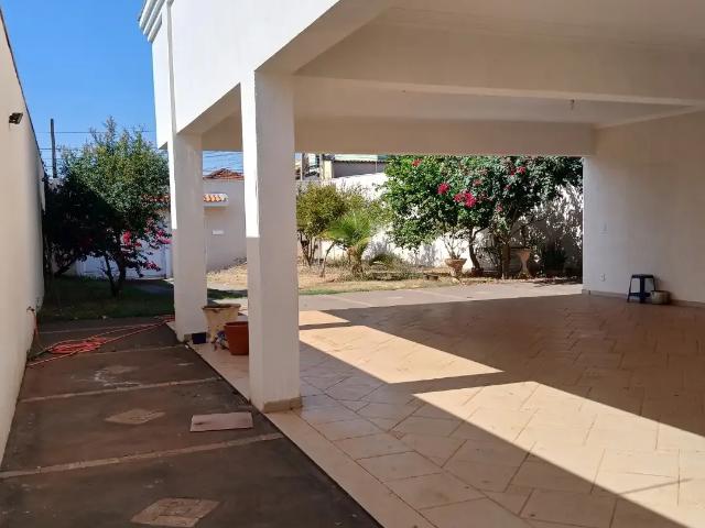 Casa / Sobrado para Venda em Ribeirão Preto/SP Vila Tibério 5 Quartos