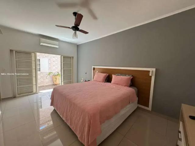 Casa / Sobrado para Venda em Ribeirão Preto/SP Vila Tibério 3 Quartos