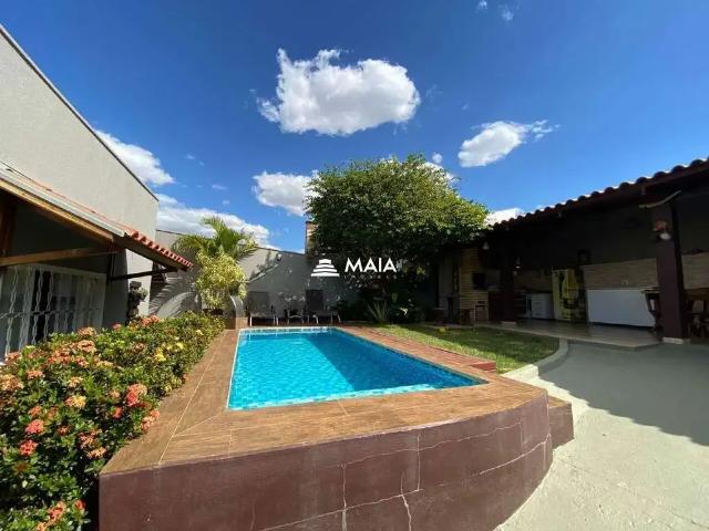 Casa / Sobrado para Venda em Rifaina/SP Centro 3 Quartos