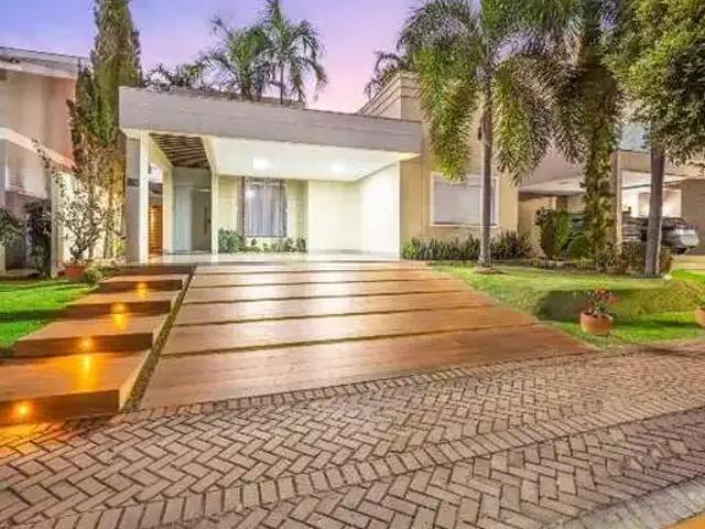 Casa / Sobrado para Venda em Rondonópolis/MT Colina Verde 4 Quartos