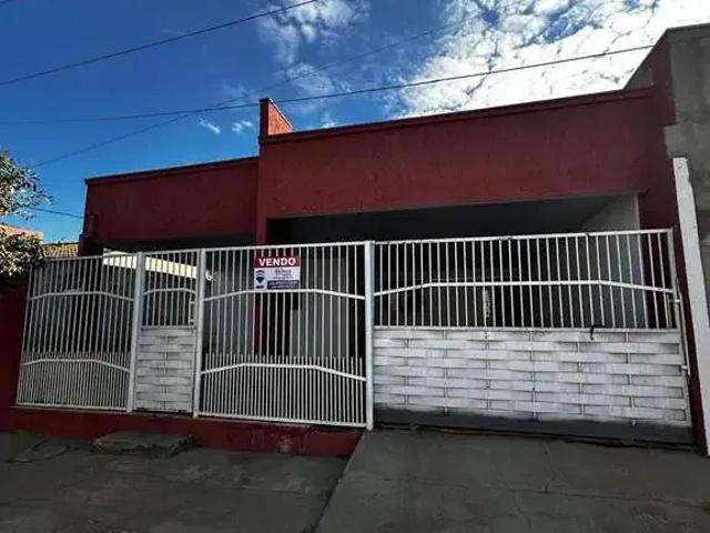 Casa / Sobrado para Venda em Rondonópolis/MT Parque Residencial Universitário 2 Quartos