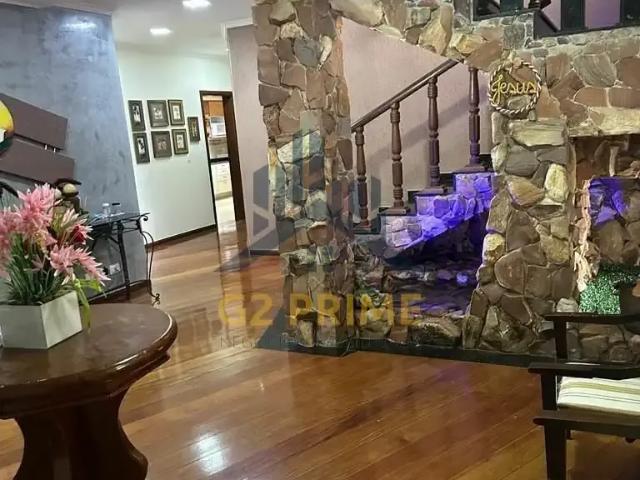 Casa / Sobrado para Venda em Rolândia/PR Centro 5 Quartos