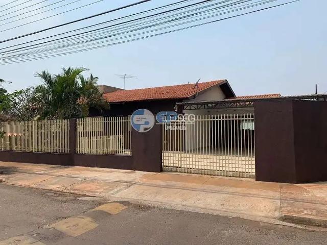 Casa / Sobrado para Venda em Rolândia/PR Vila Oliveira 4 Quartos