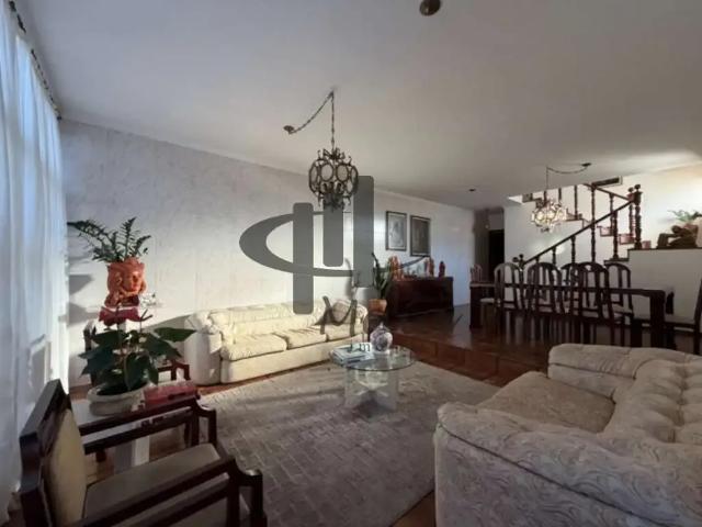 Casa / Sobrado para Venda em São Caetano do Sul/SP Cerâmica 4 Quartos