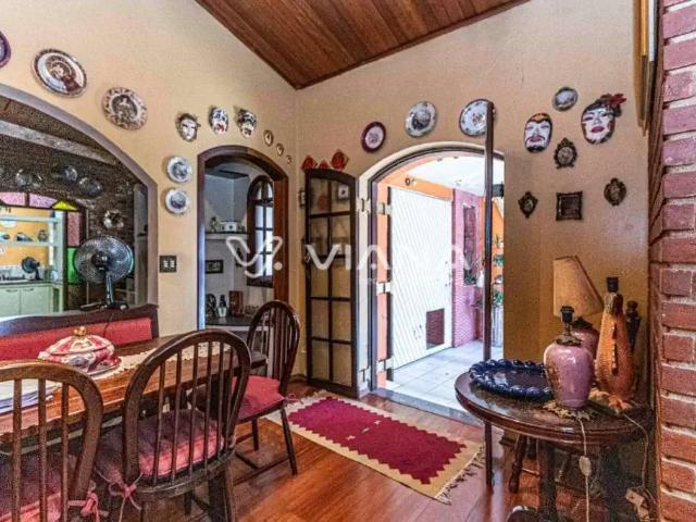 Casa / Sobrado para Venda em São Caetano do Sul/SP Cerâmica 3 Quartos