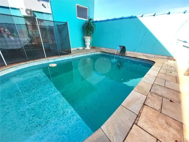 Casa / Sobrado para Venda em São Carlos/SP Centreville 4 Quartos