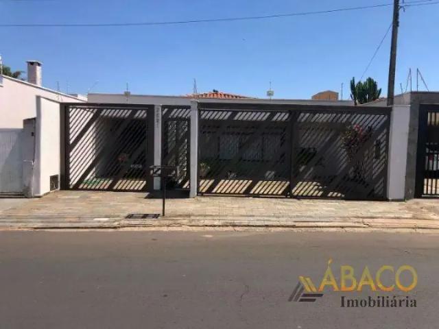 Casa / Sobrado para Venda em São Carlos/SP Centro 3 Quartos