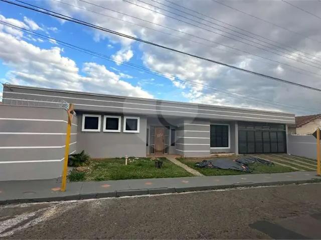 Casa / Sobrado para Venda em São Carlos/SP Centro 4 Quartos