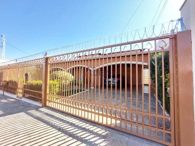 Casa / Sobrado para Venda em São Carlos/SP Centro 5 Quartos