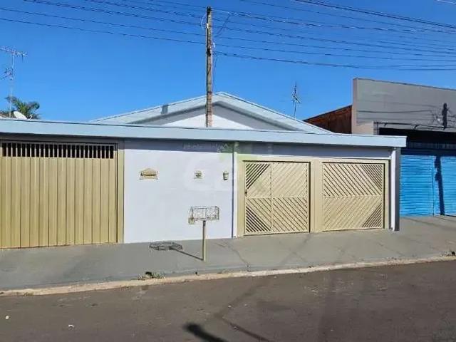 Casa / Sobrado para Venda em São Carlos/SP Chácara Parque Club 4 Quartos