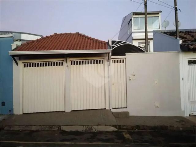 Casa / Sobrado para Venda em São Carlos/SP Chácara São Caetano 4 Quartos