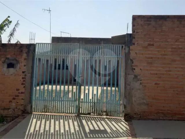 Casa / Sobrado para Venda em São Carlos/SP Cidade Aracy 3 Quartos