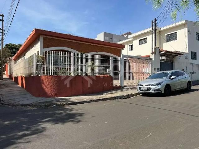 Casa / Sobrado para Venda em São Carlos/SP Cidade Jardim 3 Quartos