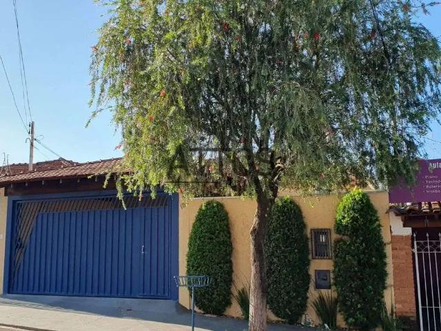 Casa / Sobrado para Venda em São Carlos/SP Cidade Jardim 3 Quartos