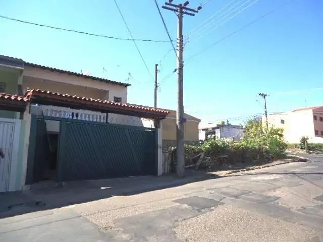 Casa / Sobrado para Venda em São Carlos/SP Cidade Jardim 3 Quartos