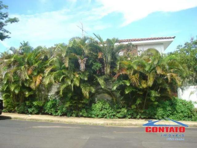 Casa / Sobrado para Venda em São Carlos/SP Estância Suíça 5 Quartos