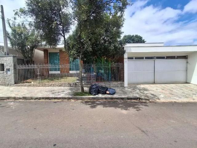 Casa / Sobrado para Venda em São Carlos/SP Jardim Macarengo 3 Quartos