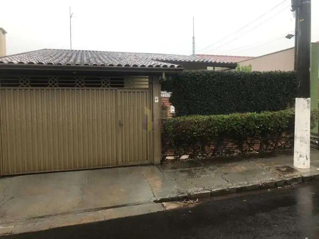 Casa / Sobrado para Venda em São Carlos/SP Jardim Macarengo 3 Quartos