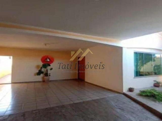 Casa / Sobrado para Venda em São Carlos/SP Jardim Bandeirantes 5 Quartos