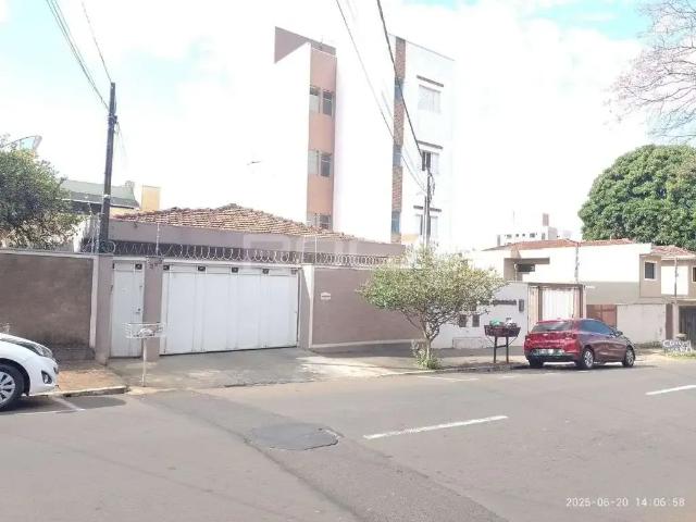 Casa / Sobrado para Venda em São Carlos/SP Jardim Bandeirantes 3 Quartos