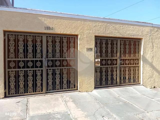 Casa / Sobrado para Venda em São Carlos/SP Jardim Beatriz 2 Quartos