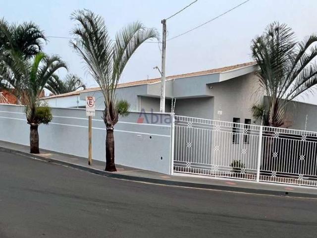Casa / Sobrado para Venda em São Carlos/SP Jardim Brasil 3 Quartos