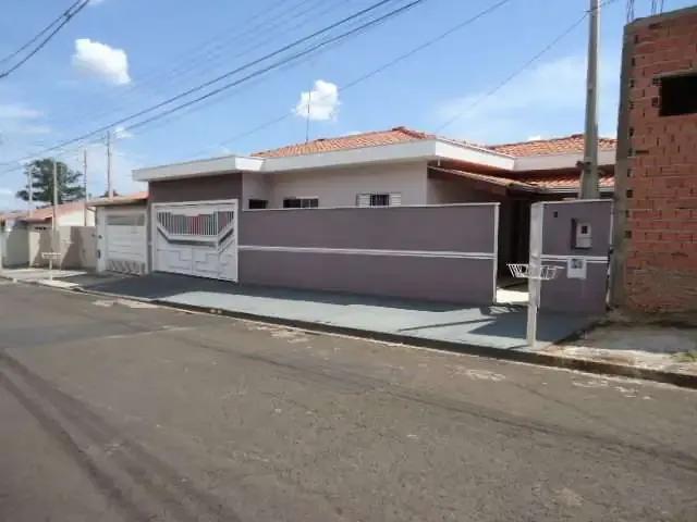 Casa / Sobrado para Venda em São Carlos/SP Jardim Hikare 3 Quartos