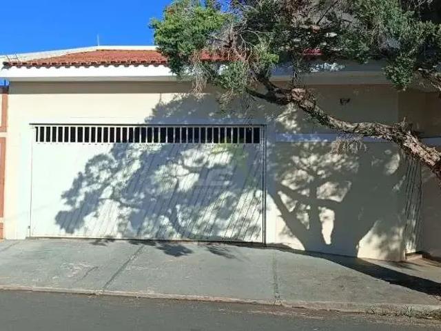 Casa / Sobrado para Venda em São Carlos/SP Jardim Hikare 3 Quartos