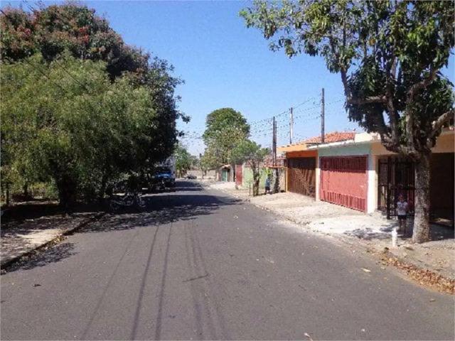 Casa / Sobrado para Venda em São Carlos/SP Jardim Jóckei Club A 2 Quartos