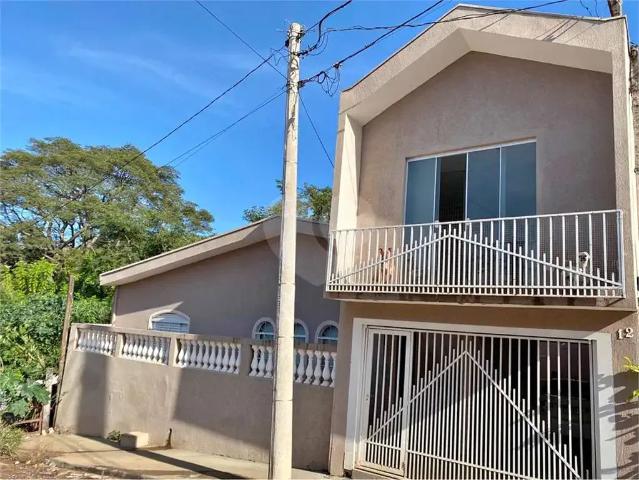 Casa / Sobrado para Venda em São Carlos/SP Jardim Pacaembu 3 Quartos